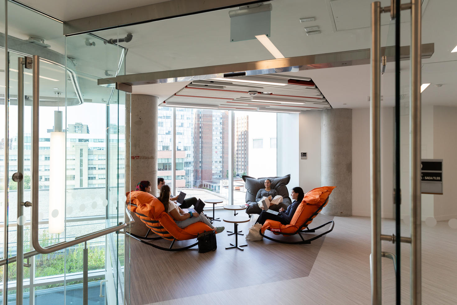 Room booking at INNOVA | About us